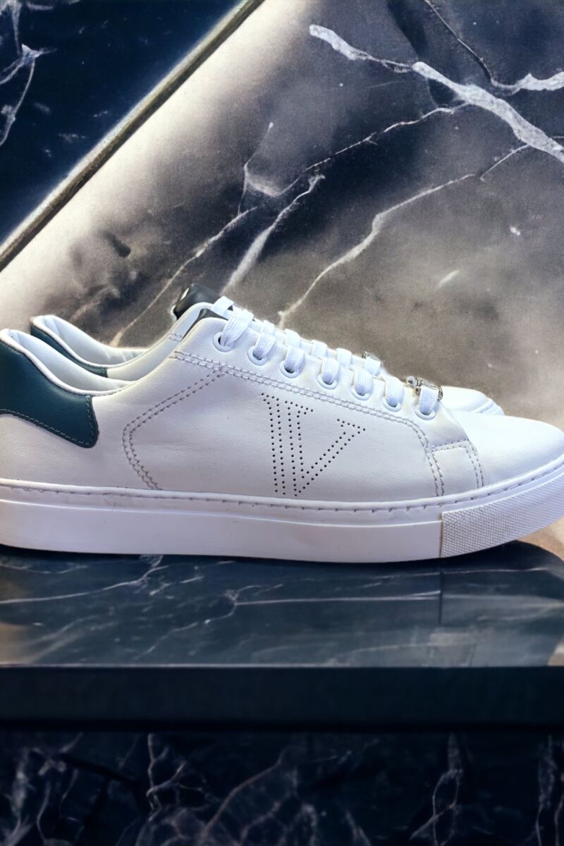 Vanucci – The Best Sneakers in Town!